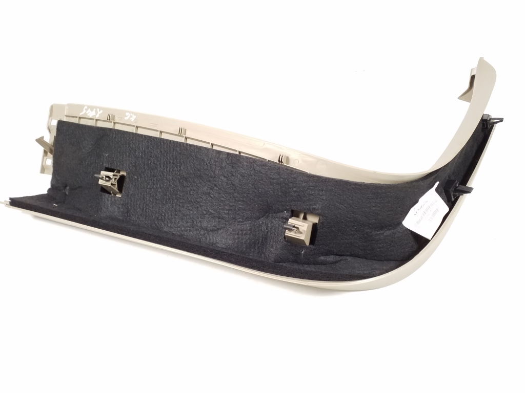 Used Mercedes Benz ML-Class Other detail of the boot lid punch A1667400171