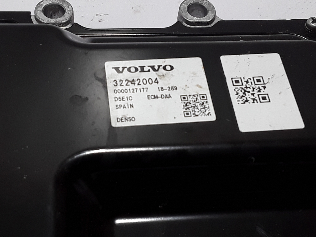 Naudotas VOLVO XC40 Variklio kompiuteris 32242004