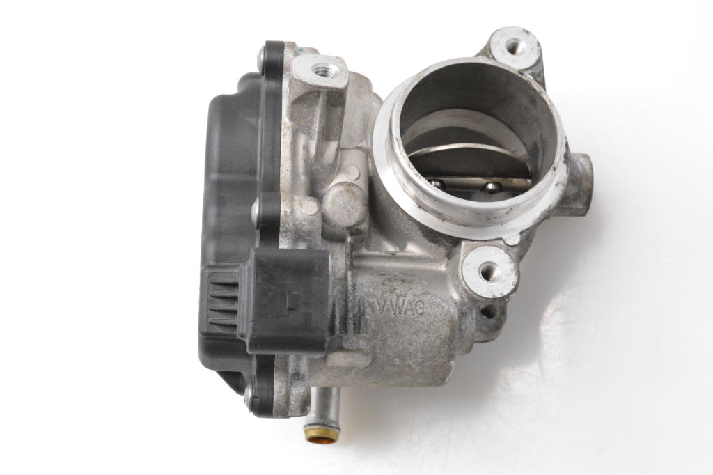 Used Volkswagen Passat Accelerator valve 04L128063AA