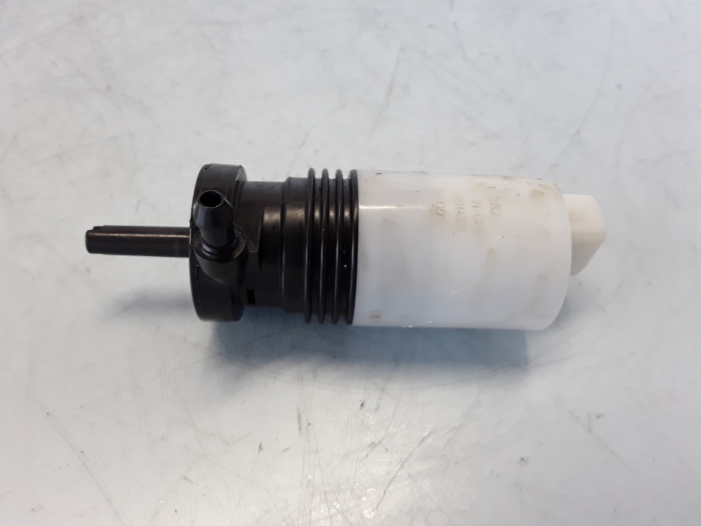 Naudotas VOLVO XC60 Žibintų apiplovimo varikliukas priekinis 31391195