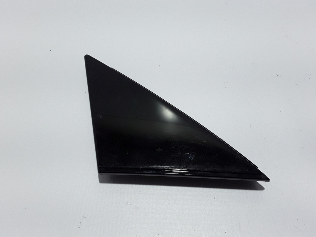 Used VOLVO XC40 Trim to the mirror triangle 32216224