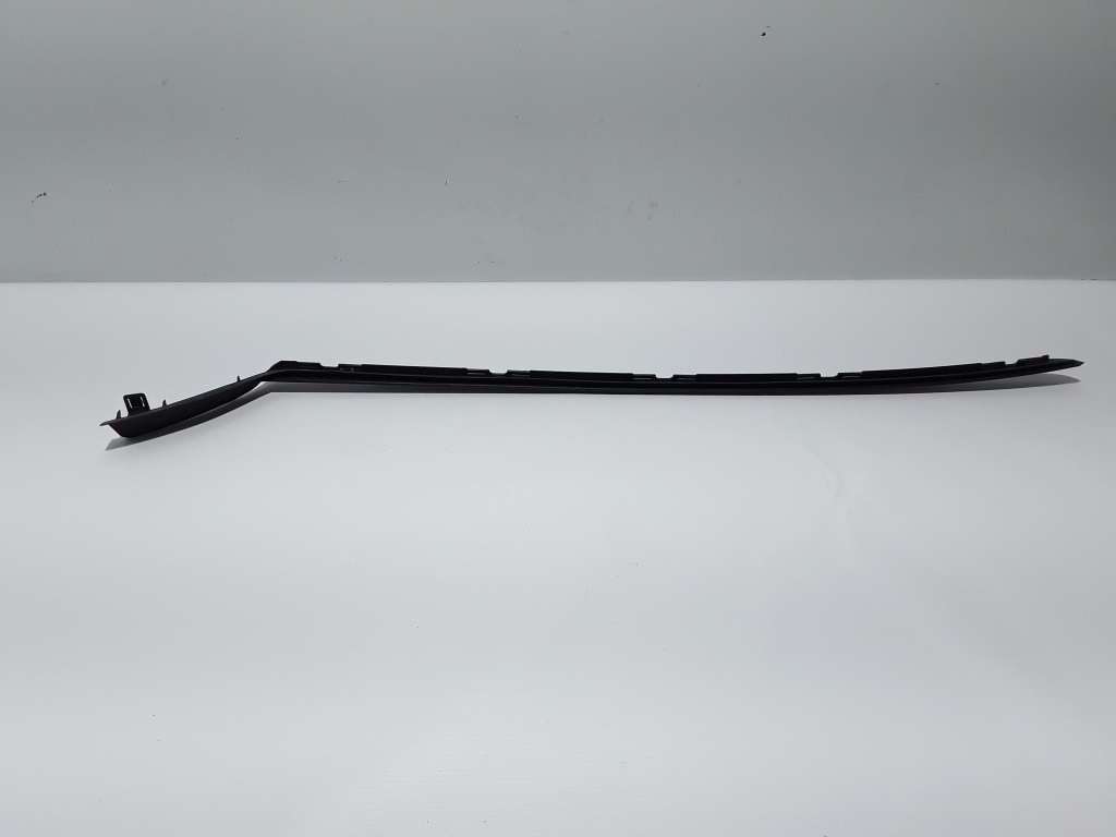 Naudotas VOLVO XC40 Priekinio stiklo statrmsčio juosta išorinė 31448939
