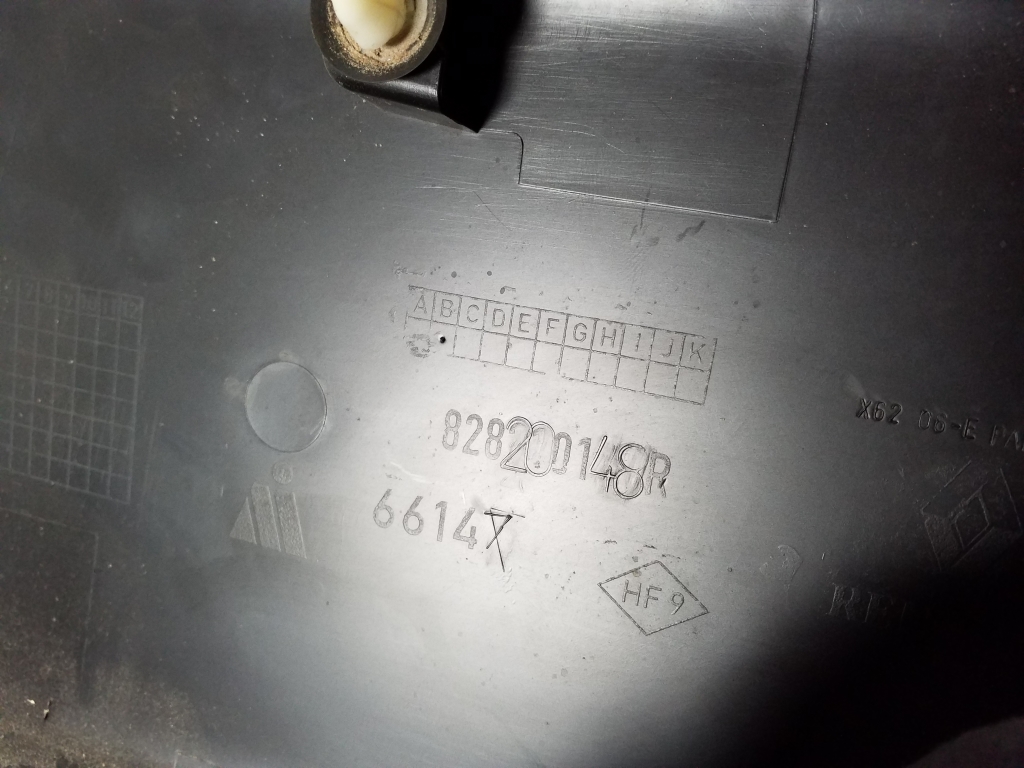 Used RENAULT Master Sliding door strip 828200148R