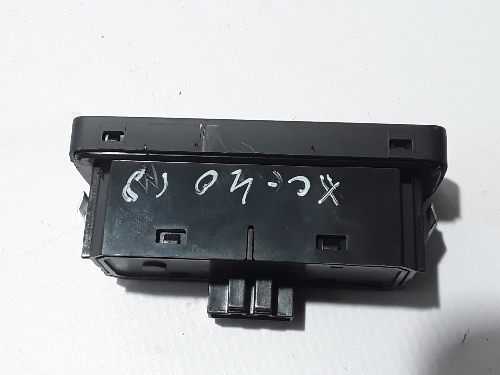 Naudotas VOLVO XC40 Jungiklis bagažinės atidarymo 31443873