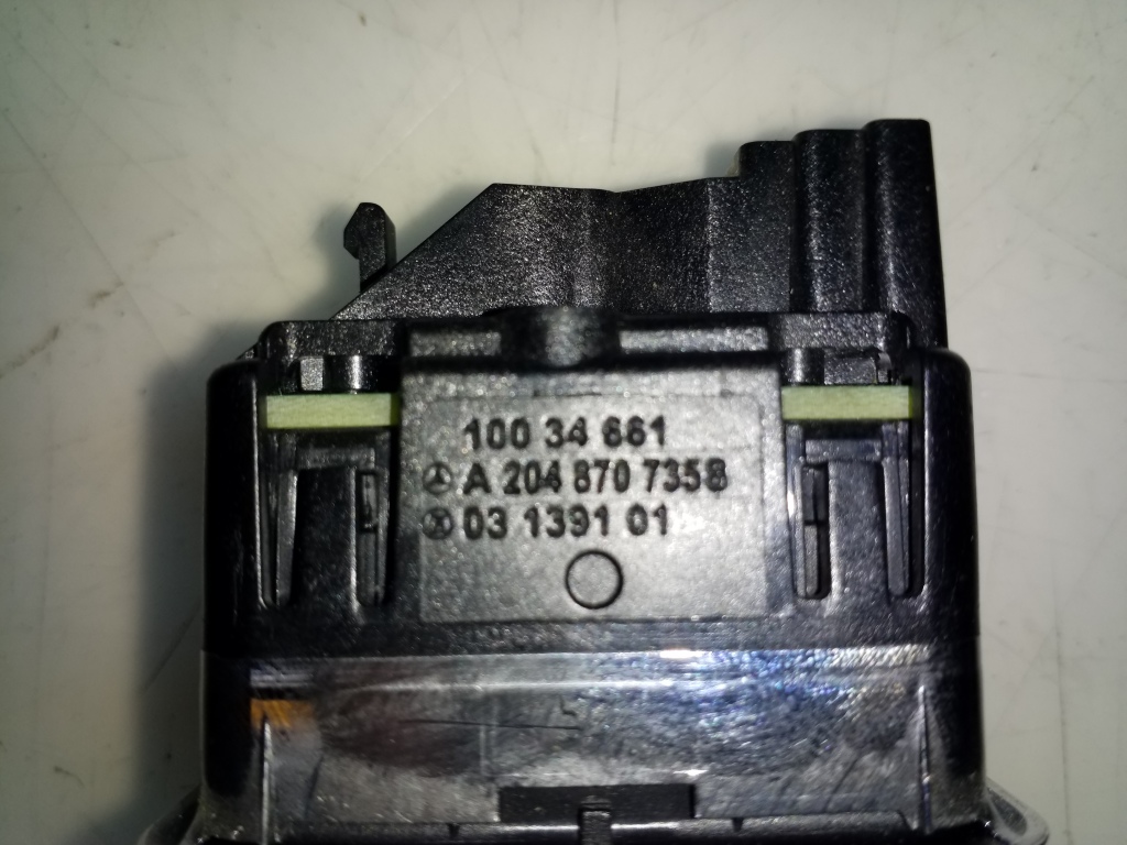 Naudotas Mercedes Benz E-Class Galinių šoninių durų stiklo jungiklis ...