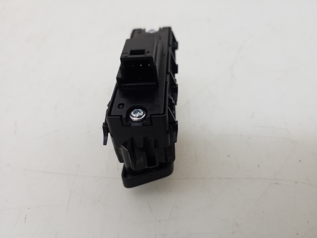 Used Mercedes Benz E-Class Door lock unlock switch A2048706310