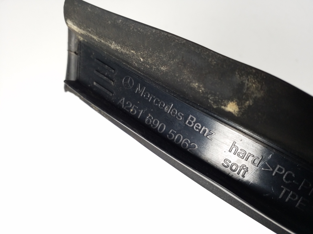 Used Mercedes Benz R-Class Windscreen strut outer A2516905062