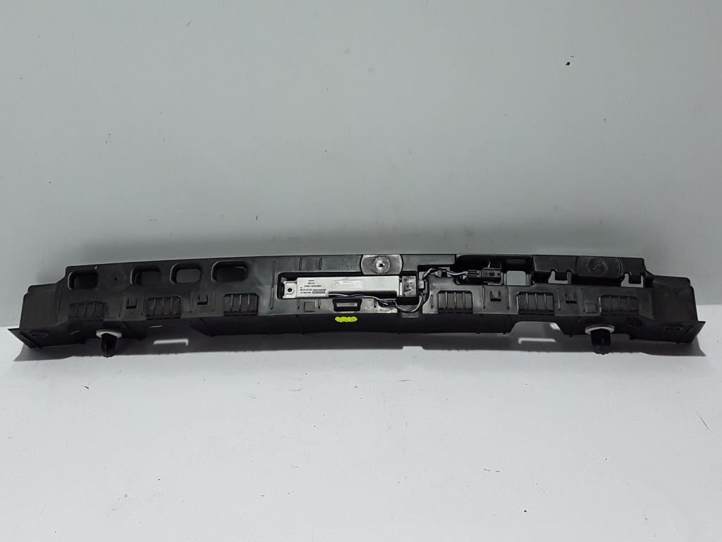 Used RENAULT Captur Rear bumper bracket on the rear panel 850425825R