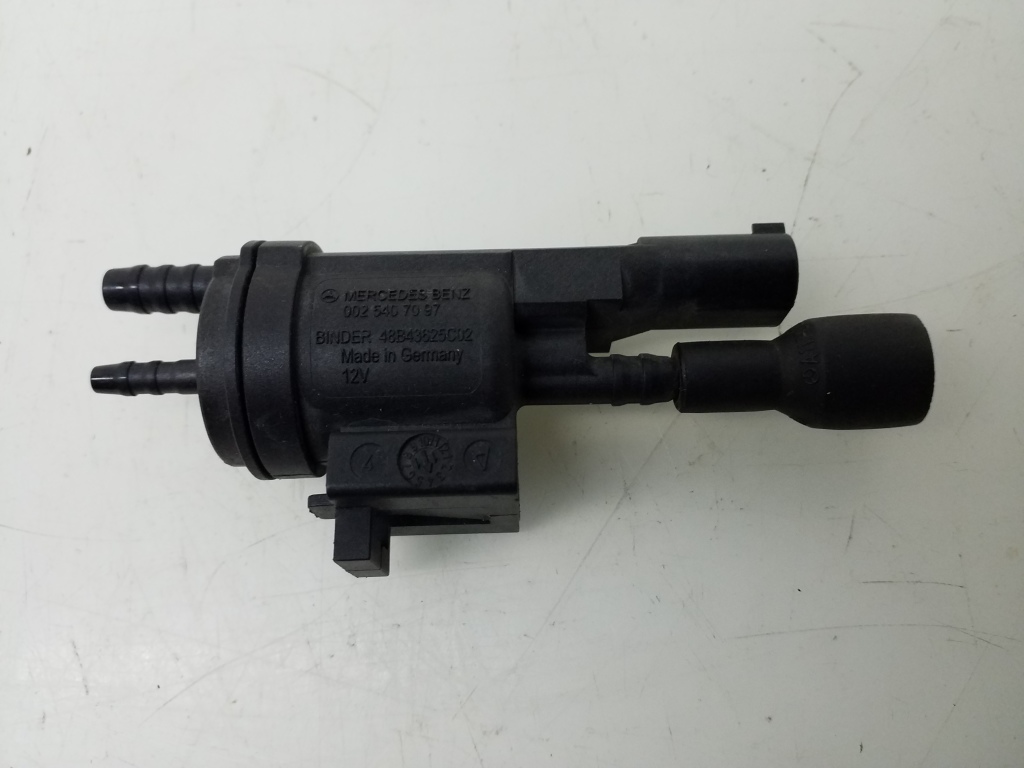 Used Mercedes Benz E-Class The sensor is different A0025407097