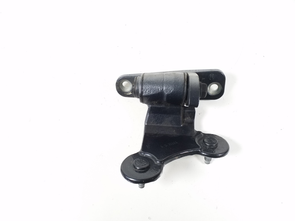 Used Mercedes Benz E-Class Rear side door hinge lower A2047301337