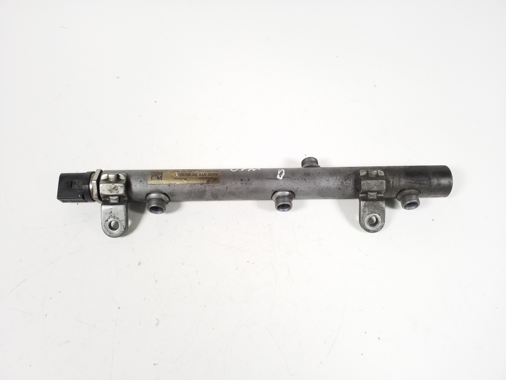 Used Mercedes Benz E-Class High pressure fuel route and its details ...
