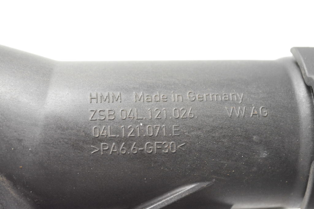 Used Volkswagen Golf Other part of the thermostat 04L121026