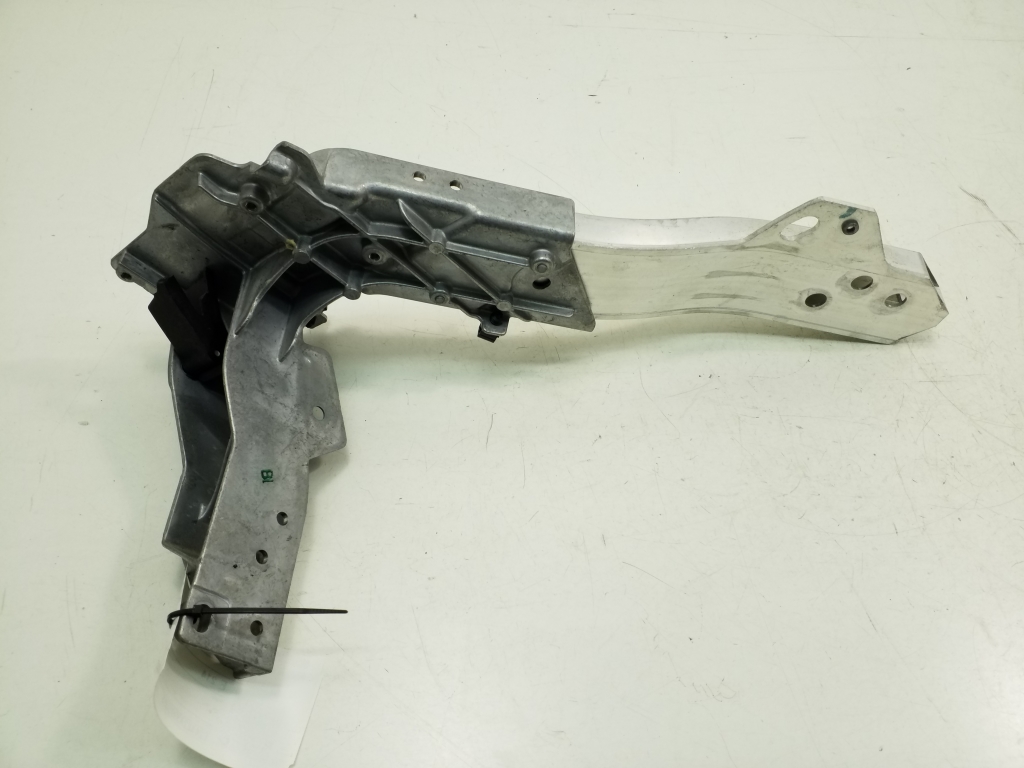 Used Mercedes Benz E-Class Other detail of the front frame A2536210600