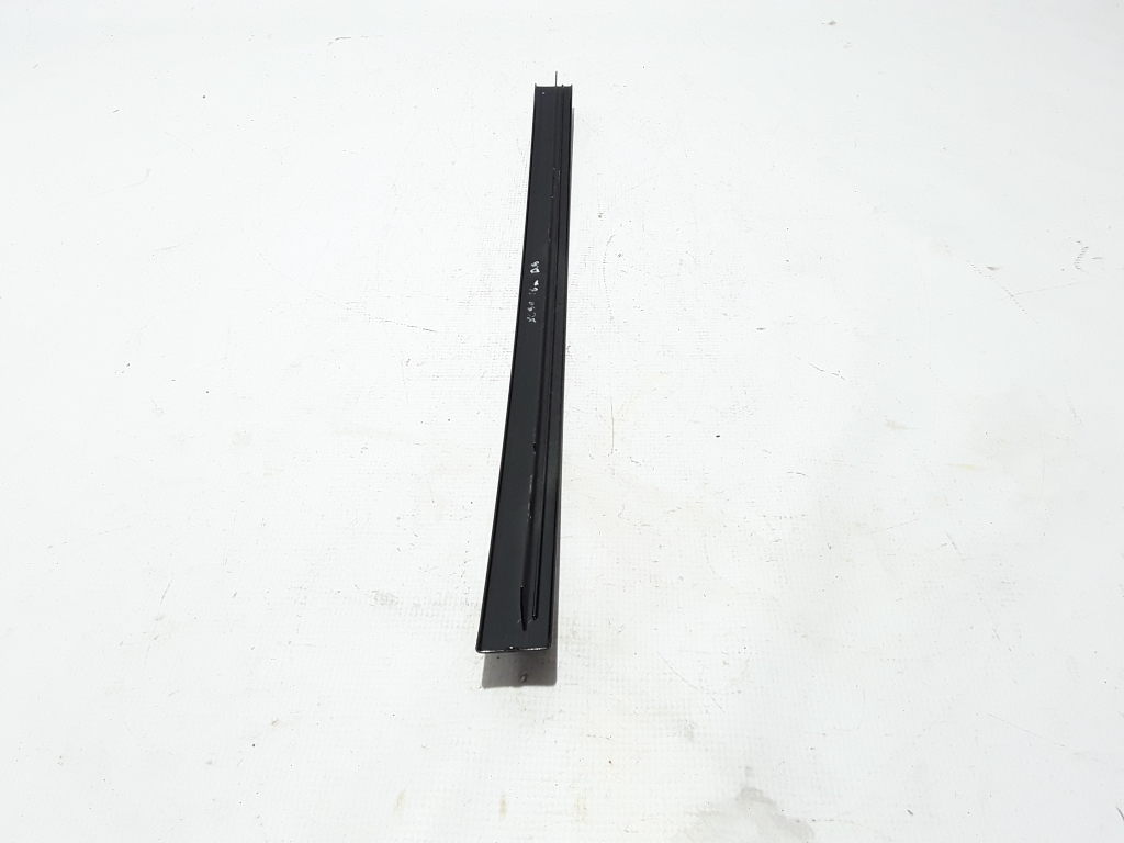 Naudotas VOLVO XC90 Galinių šoninių durų andėklas 31371889