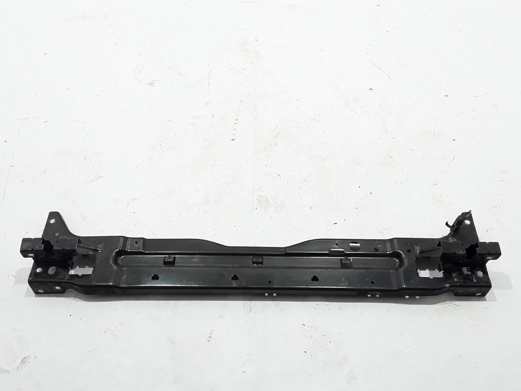 Used VOLVO XC40 The middle part of the front frame 32297098