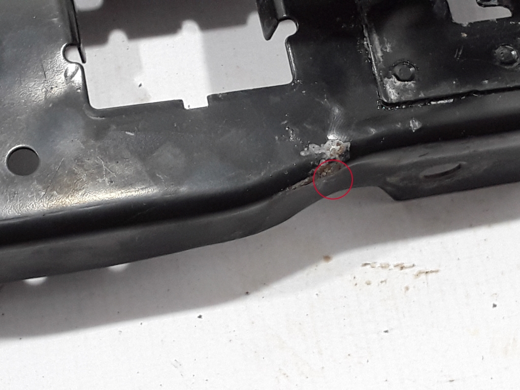 Used VOLVO XC40 The middle part of the front frame 32297098