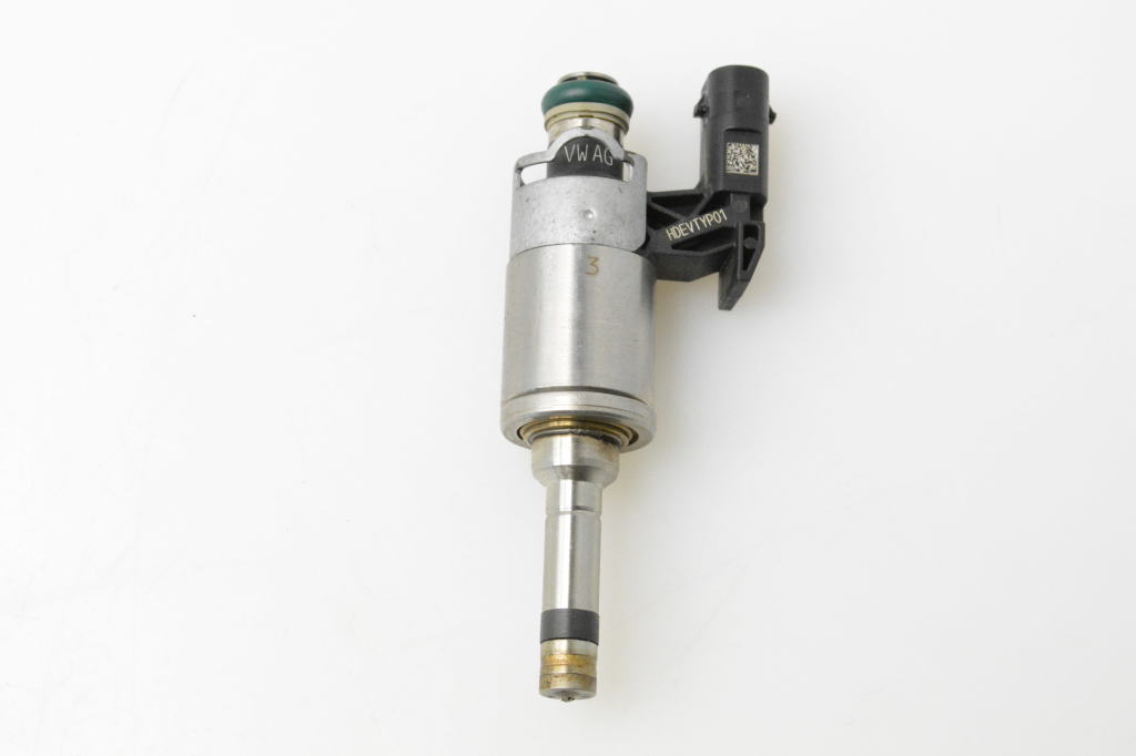 Used AUDI A4 Fuel injector 0261500477