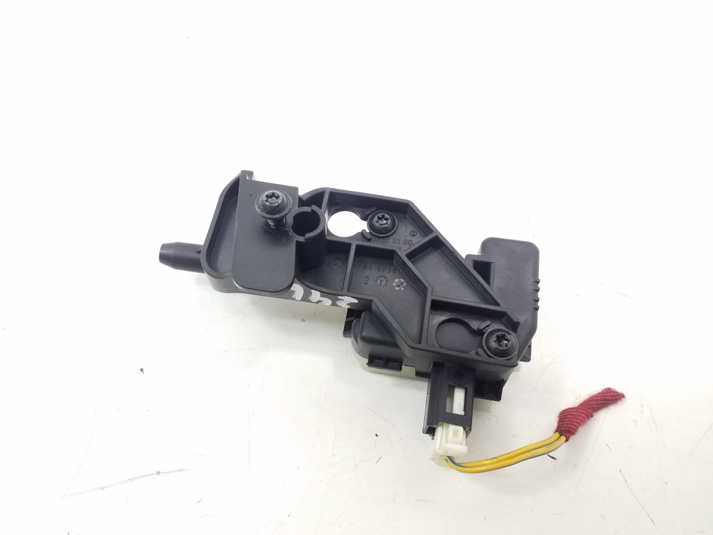 Used Mercedes Benz SLK-Class Fuel filler cap lock A2038201997