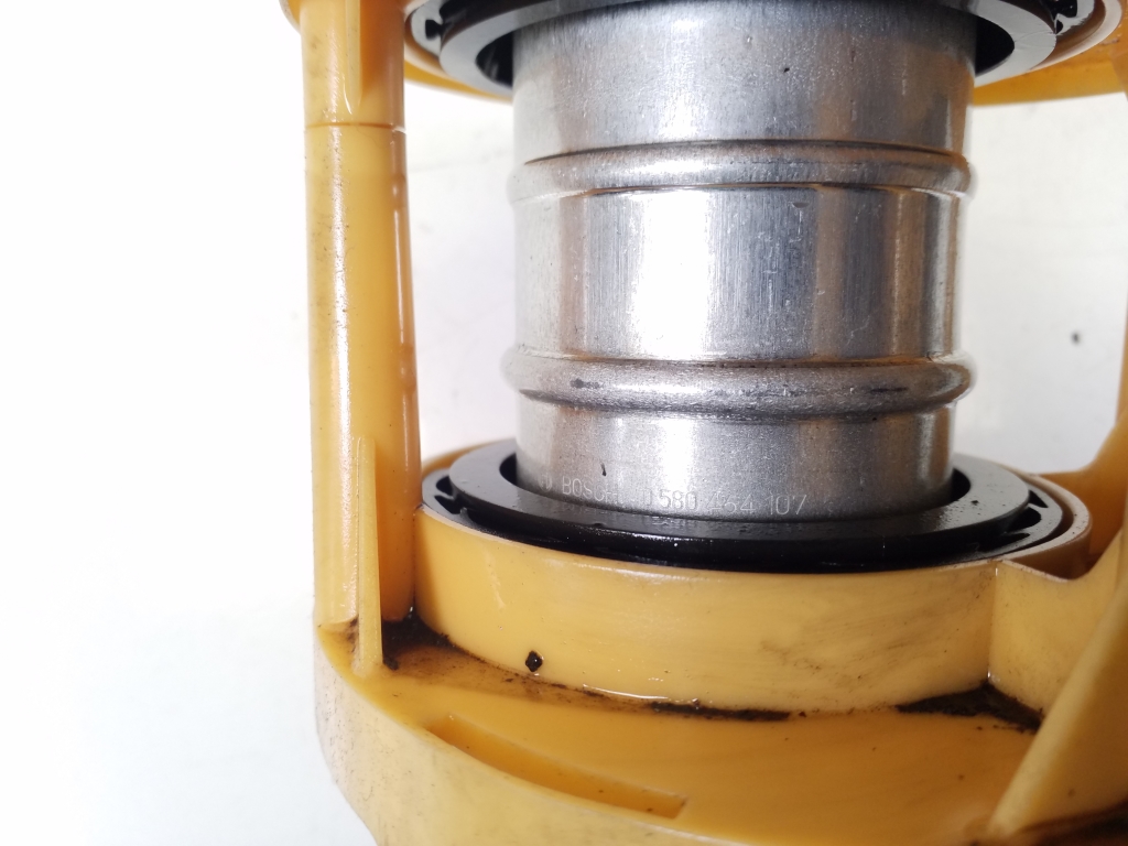 Used Mercedes Benz S-Class Fuel pump in the tank