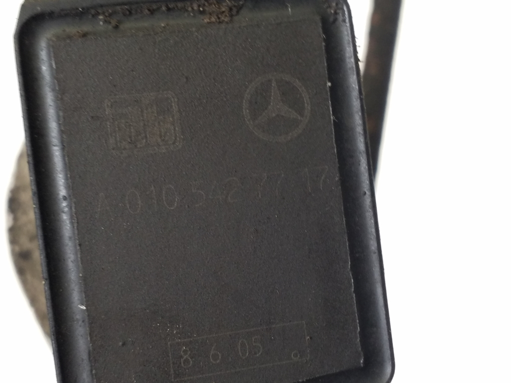 Used Mercedes Benz E-Class Sensor on the rear hub A0105427717