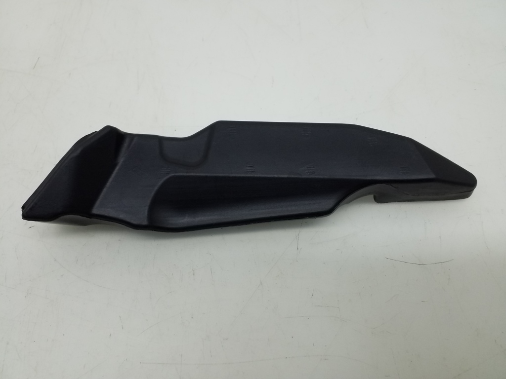 Used Mercedes Benz E-Class Another detail under the hood A2128320925