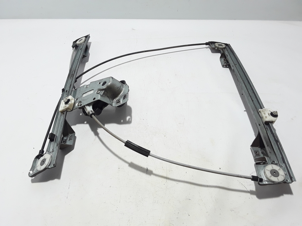 Used RENAULT Kangoo Front door window lifter 807208423R