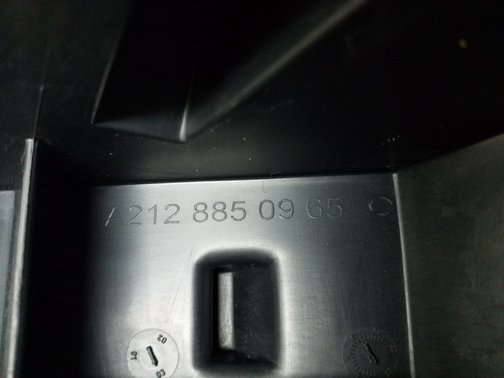 Used Mercedes Benz E-Class Rear bumper bracket A2128850965