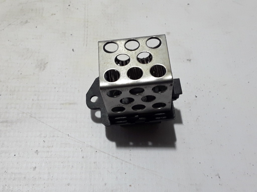 Used RENAULT Megane Cooling fan relay 214936501R