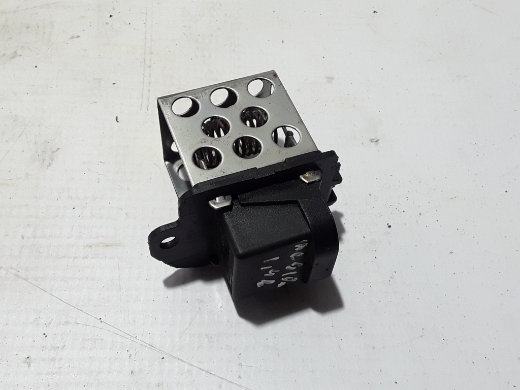 Naudotas RENAULT Megane Aušinimo ventiliatoriaus rėlė 214936501R