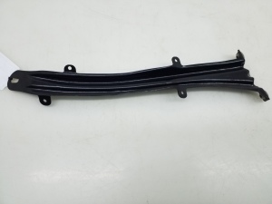 Naudotas Mercedes Benz E-Class Lanžerono kita detalė A2126280124