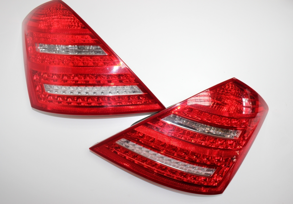 Used Mercedes Benz S-Class Rear corner lamp A2218201464