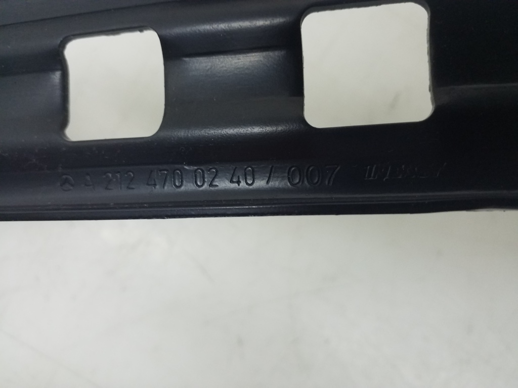 Used Mercedes Benz E-Class Fuel tank holder A2124700240