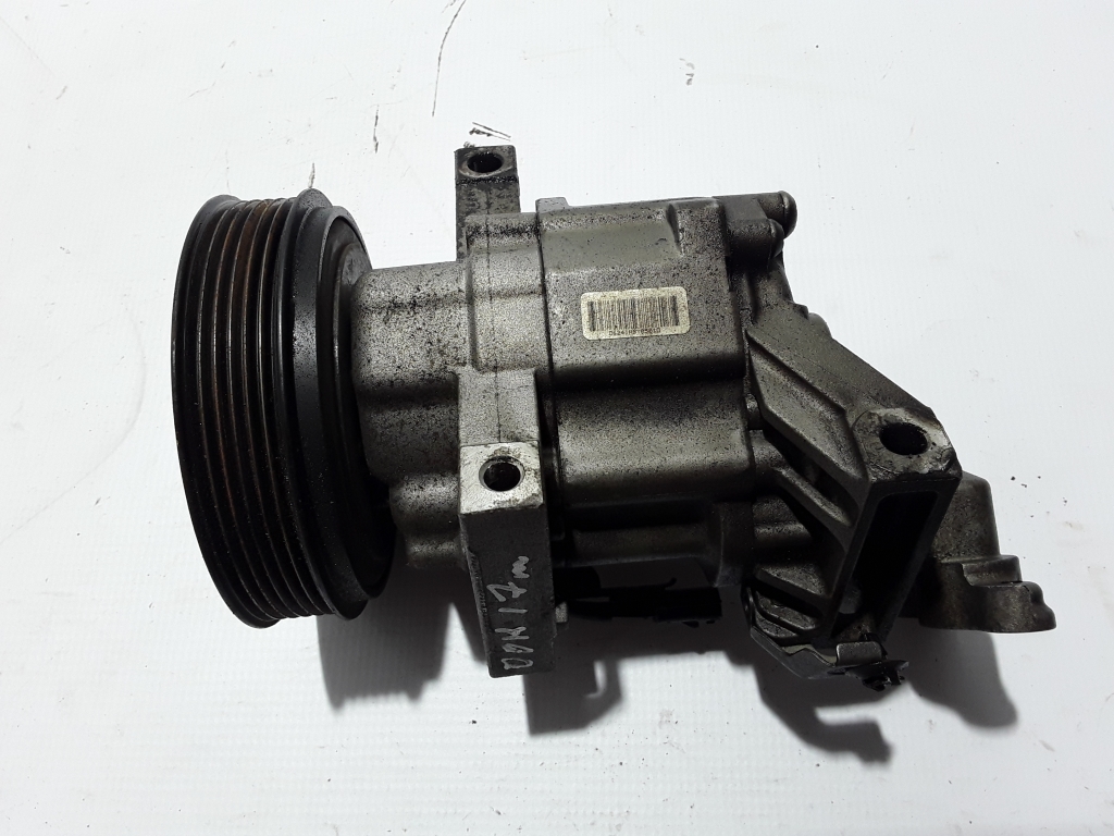 Used Dacia Dokker Air conditioner compressor 926009154R