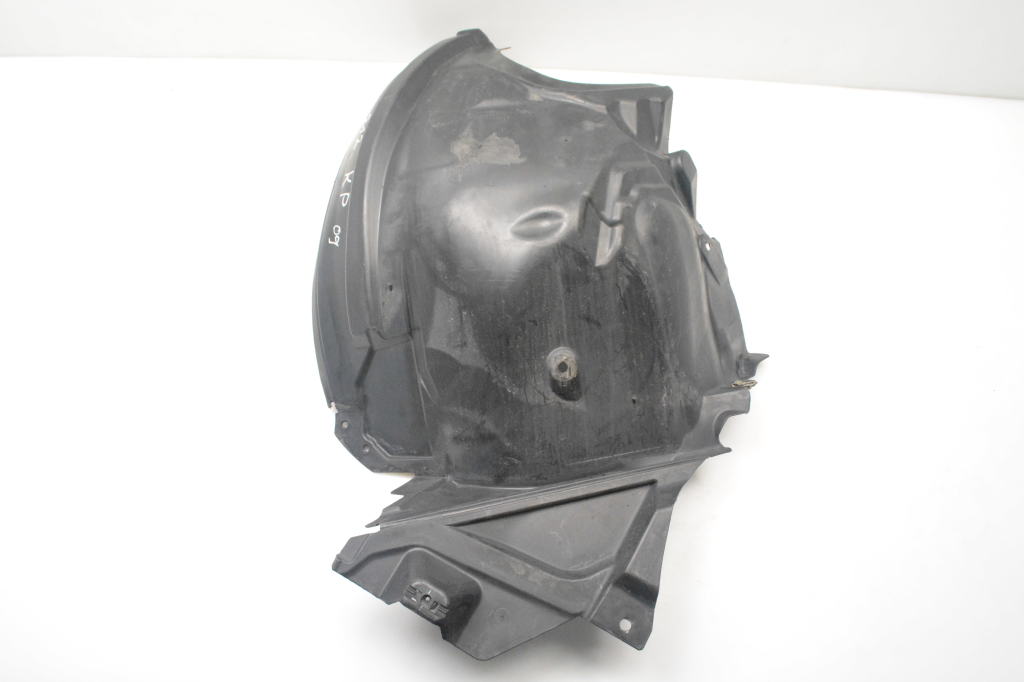 Used Mercedes Benz E-Class Rear part of the front fender