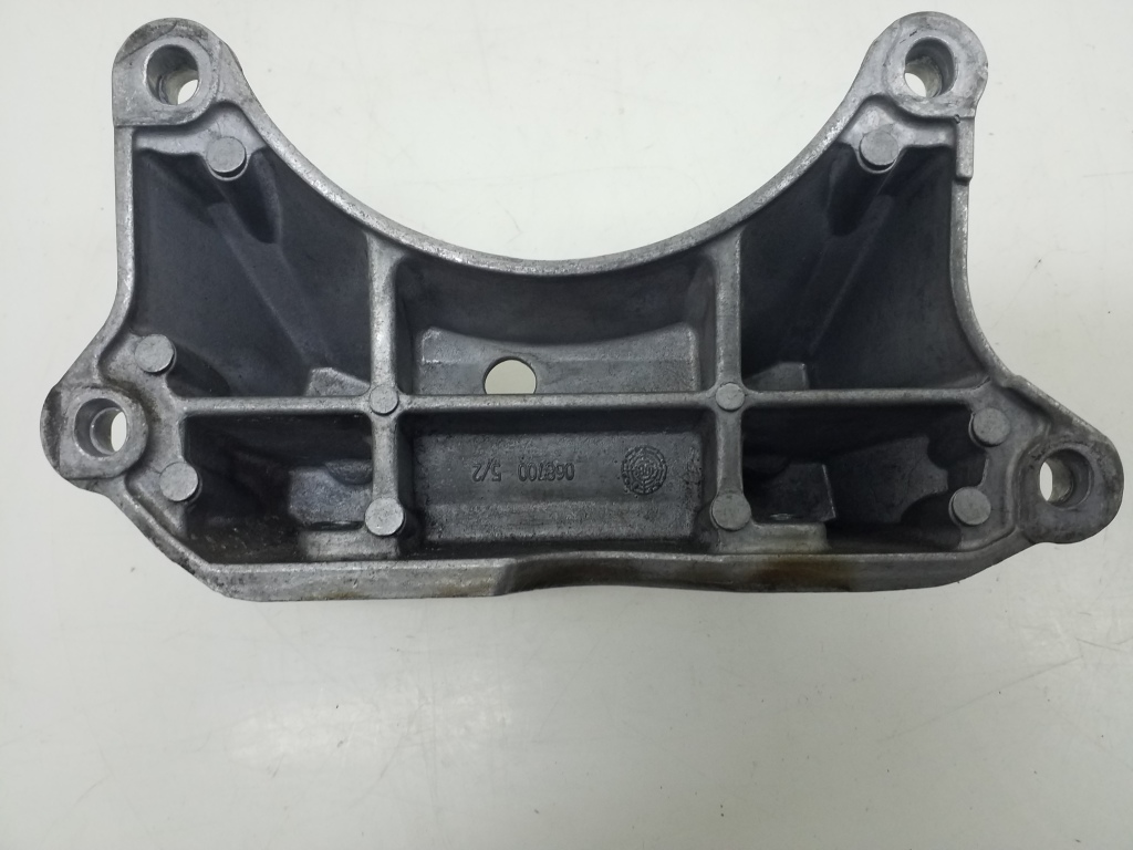 Used Mercedes Benz E-Class Gearbox holder A2112420340