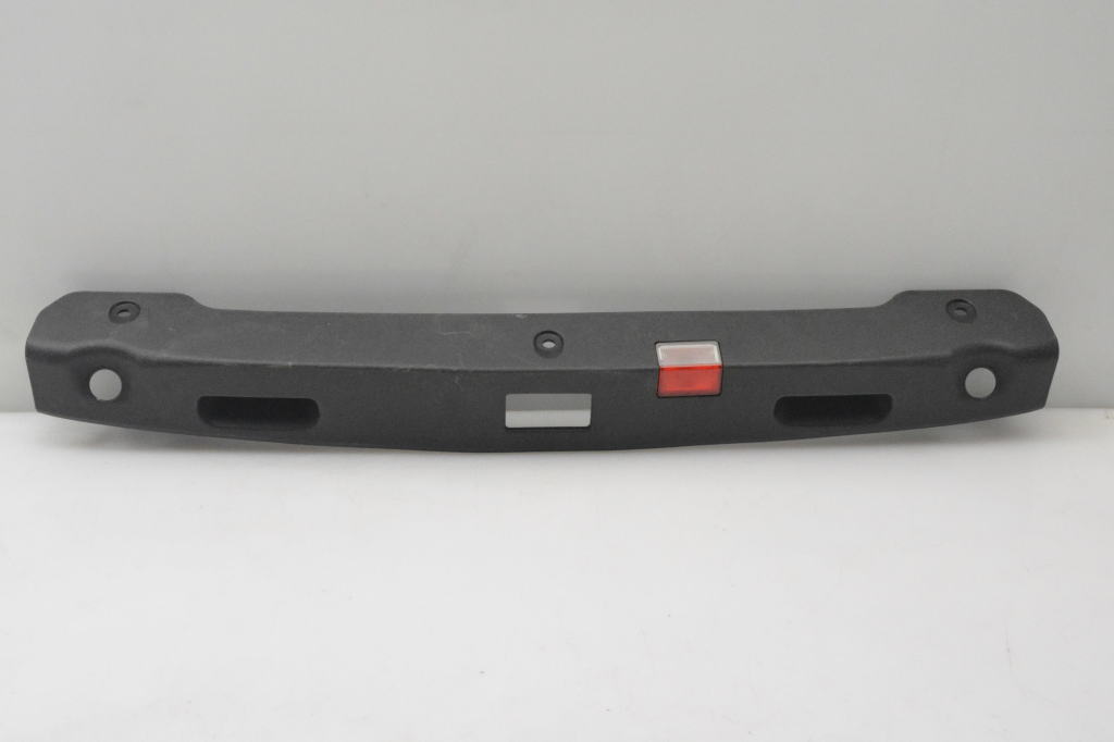 Used Mercedes Benz E-Class Other detail of the boot lid punch A2127501293