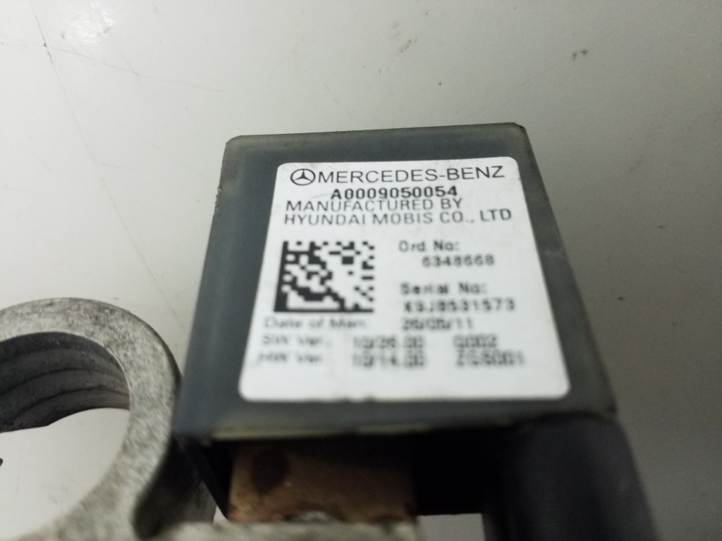 Used Mercedes Benz E-Class The cable is minus A0009050054