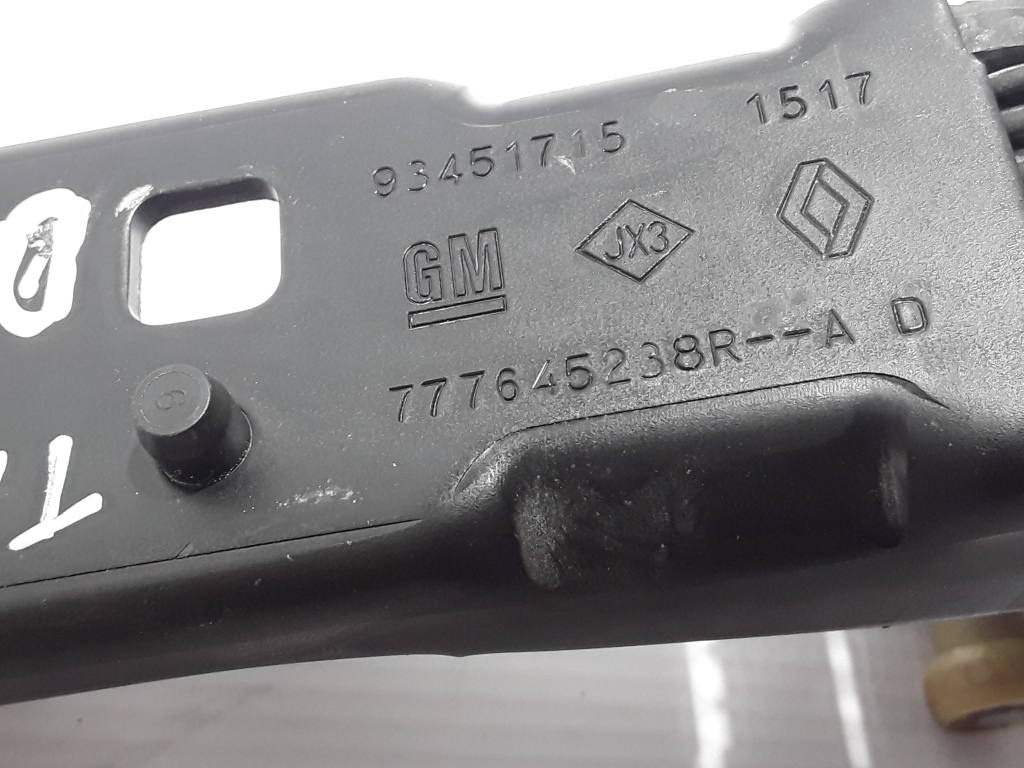 Used Opel Vivaro Sliding door bracket 777645238R