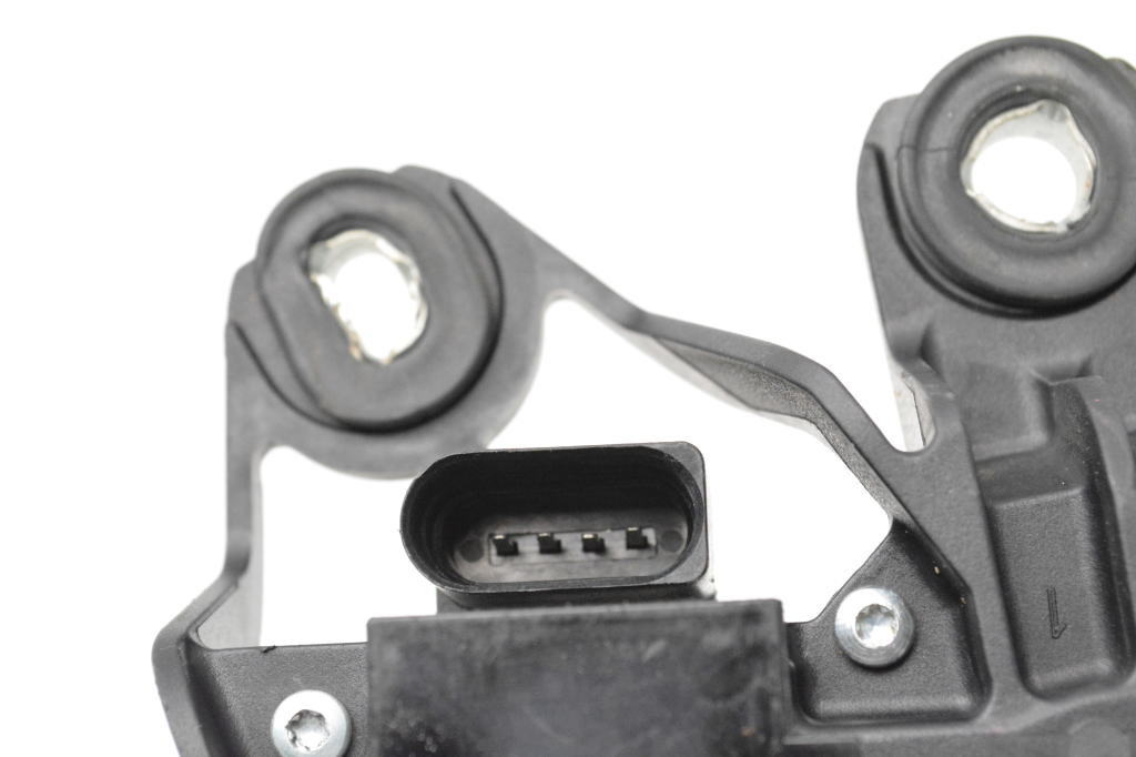 Used Volkswagen Golf Rear wiper motor 1K6955711B