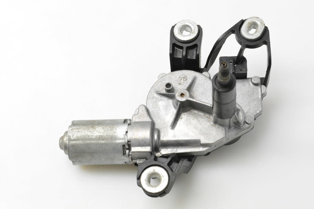 Used Volkswagen Golf Rear wiper motor 1K6955711B
