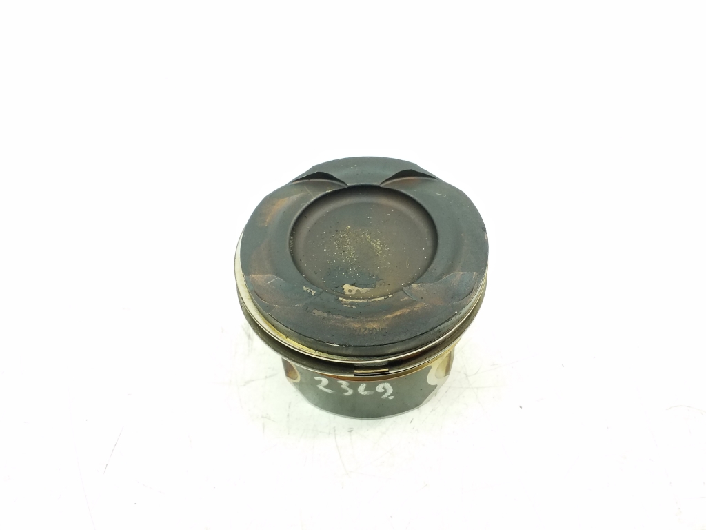 Used Mercedes Benz C-Class Piston and its parts A2740300017