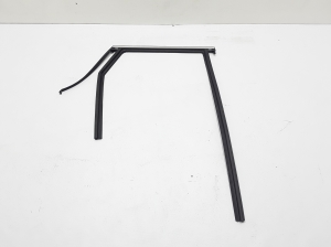 Kasutatud VOLVO XC60 Tagumise külje ukse riba klaasist välimine 32237243