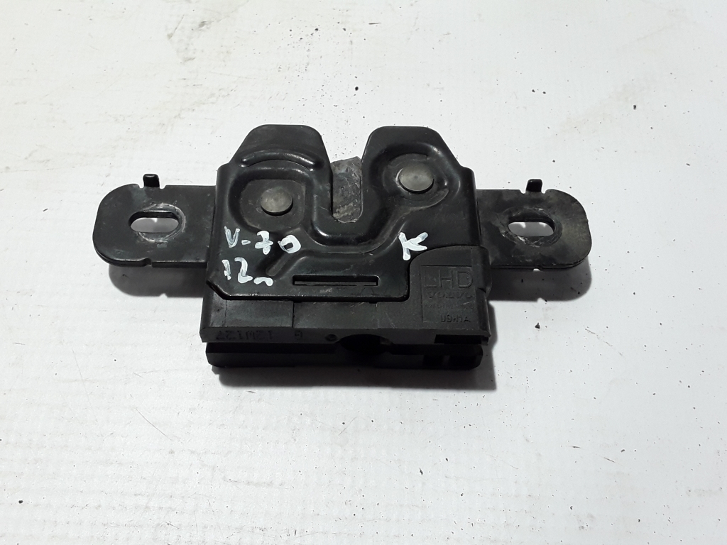 Used VOLVO V70 Engine cover lock 31298609