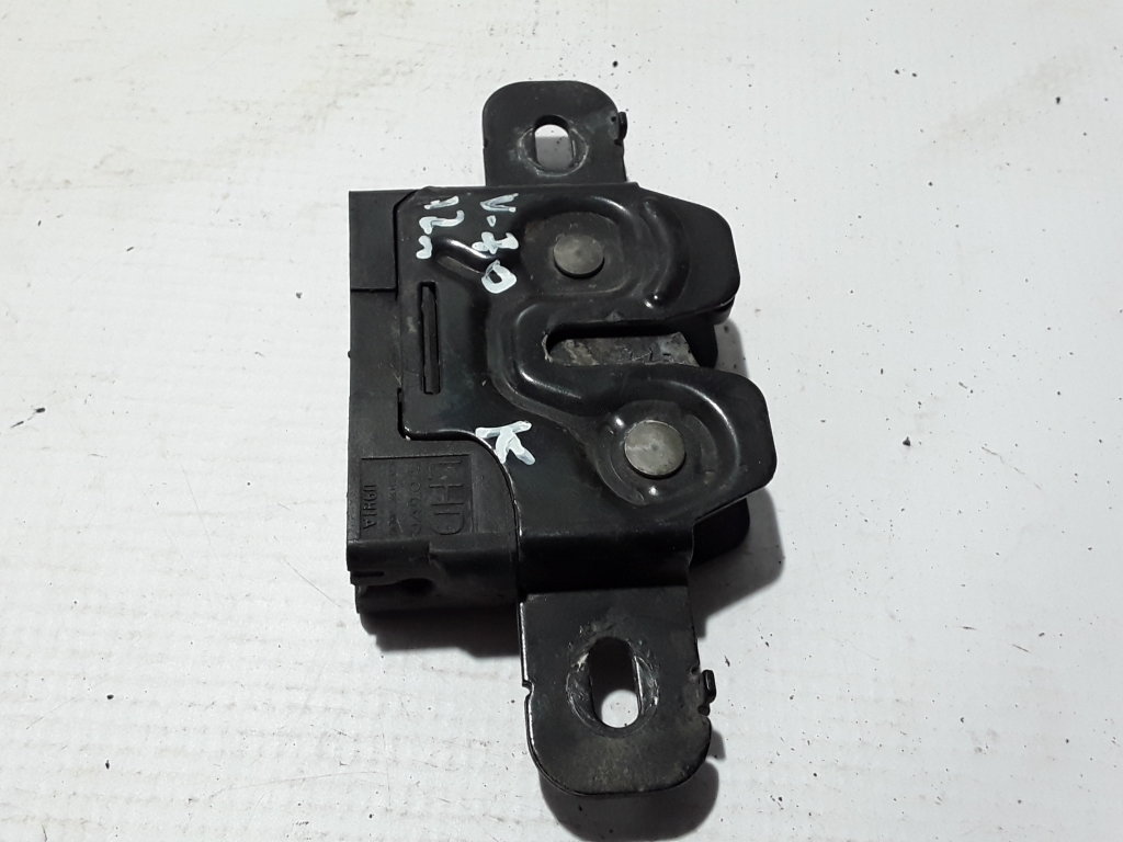 Used VOLVO V70 Engine cover lock 31298609