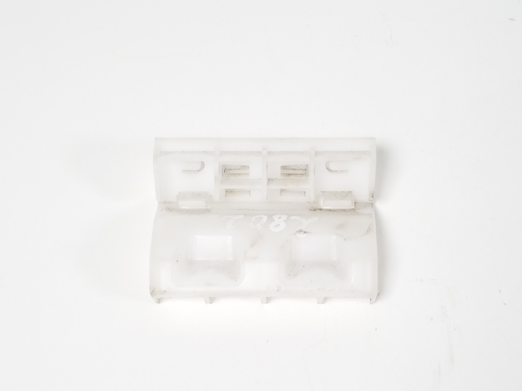 Used Mercedes Benz SLK-Class Exterior sill trim bracket A1726910014