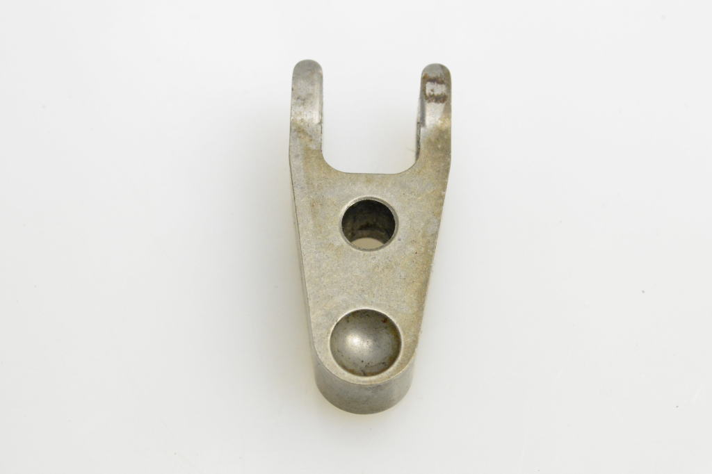 Used Mercedes Benz E-Class Fuel injector holder A 642 016 00 38