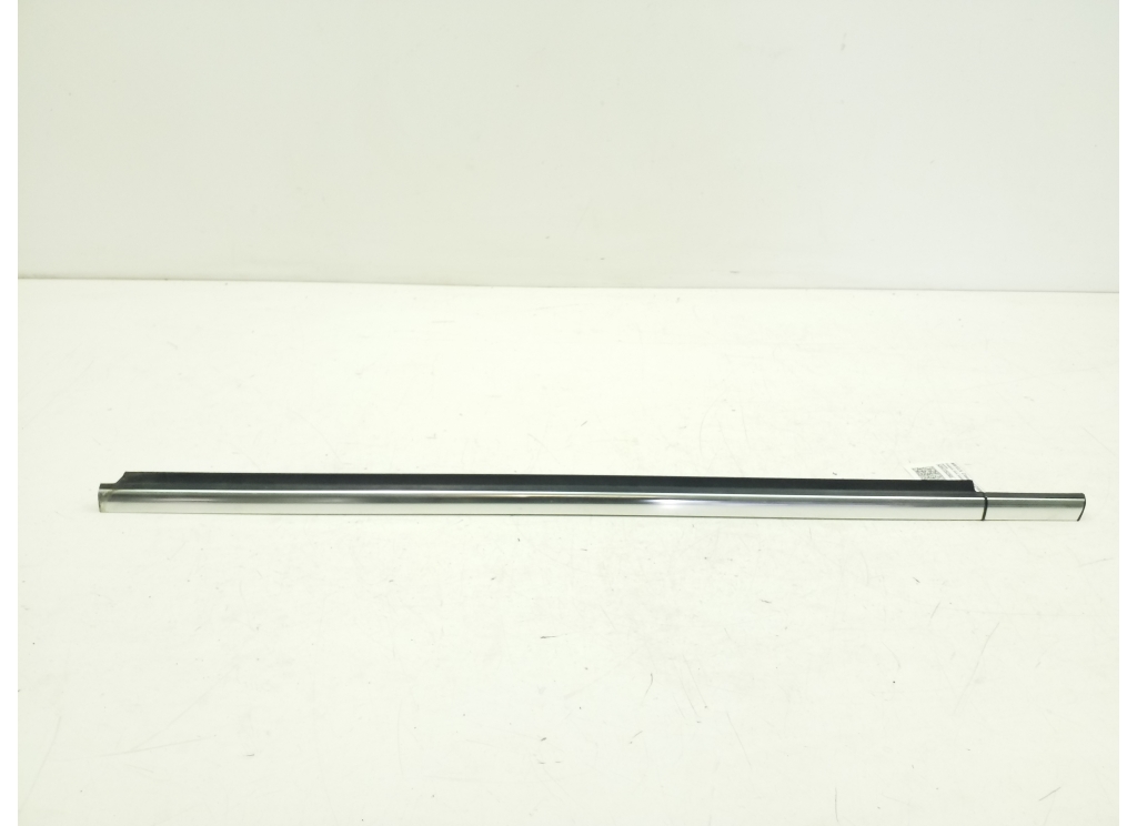 Used Mercedes Benz GLK-Class Front door strip to the glass exterior ...