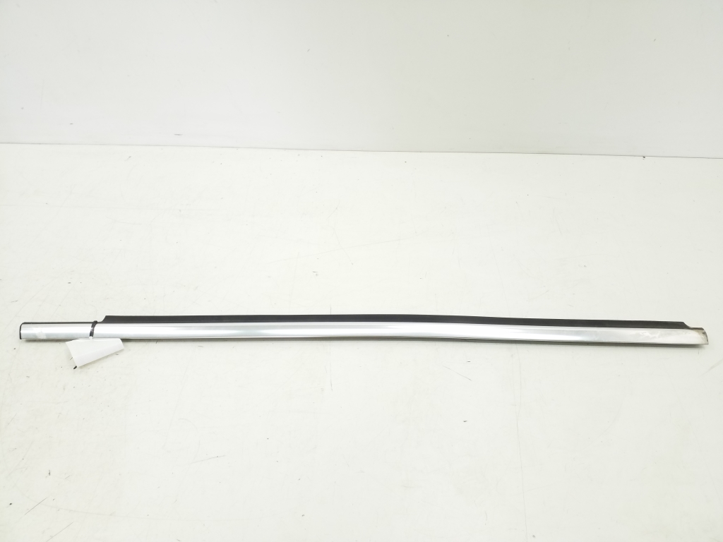 Naudotas Mercedes Benz GLK-Class Priekinių durų juosta prie stiklo ...