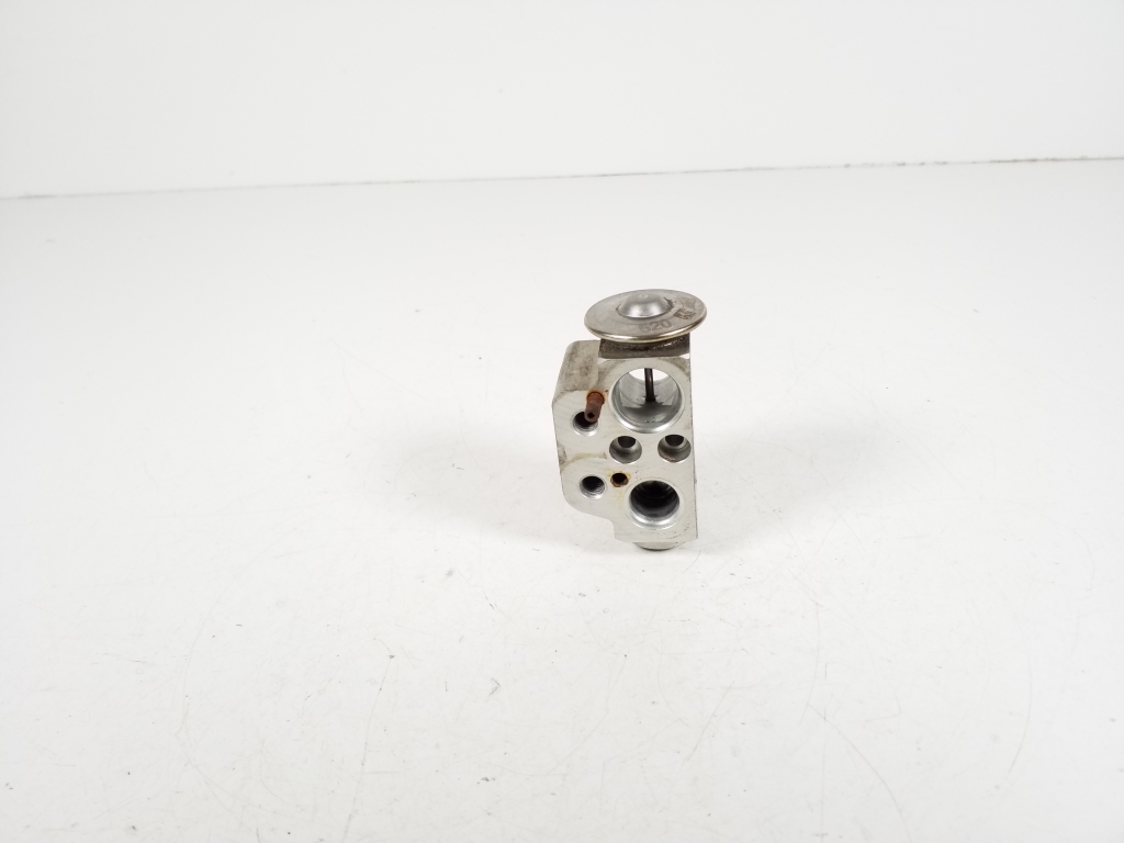 Used Porsche Cayenne Valve other 7P0820679A