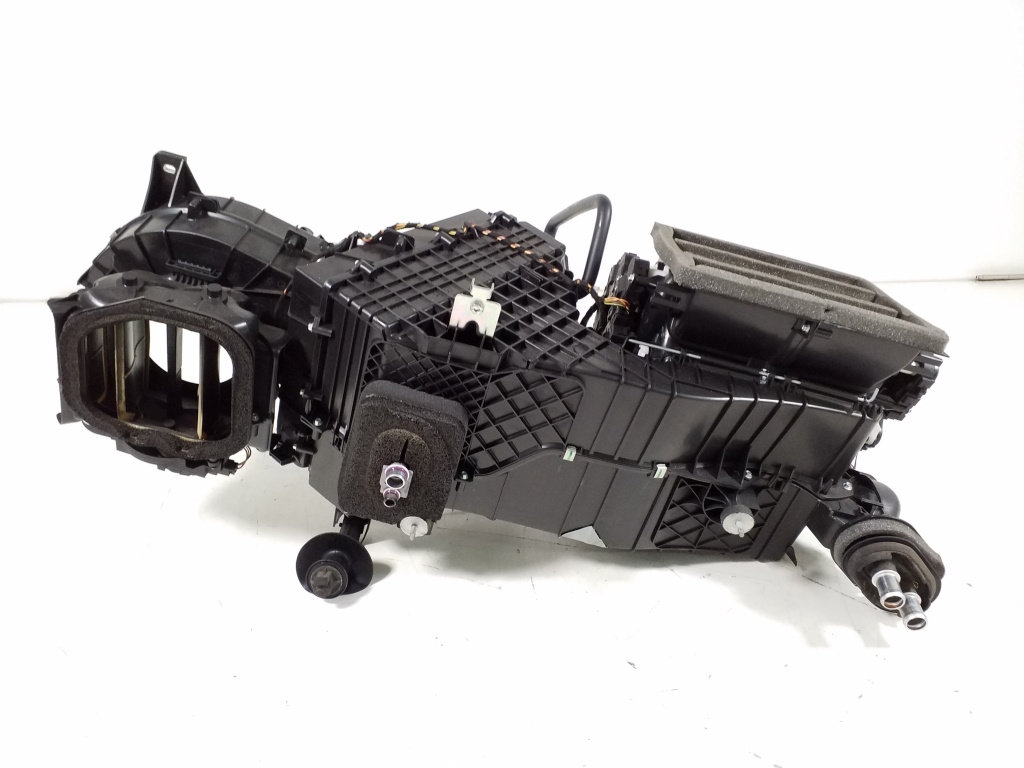 Naudotas Porsche Cayenne Salono pečiaus korpusas 7P5820005BC